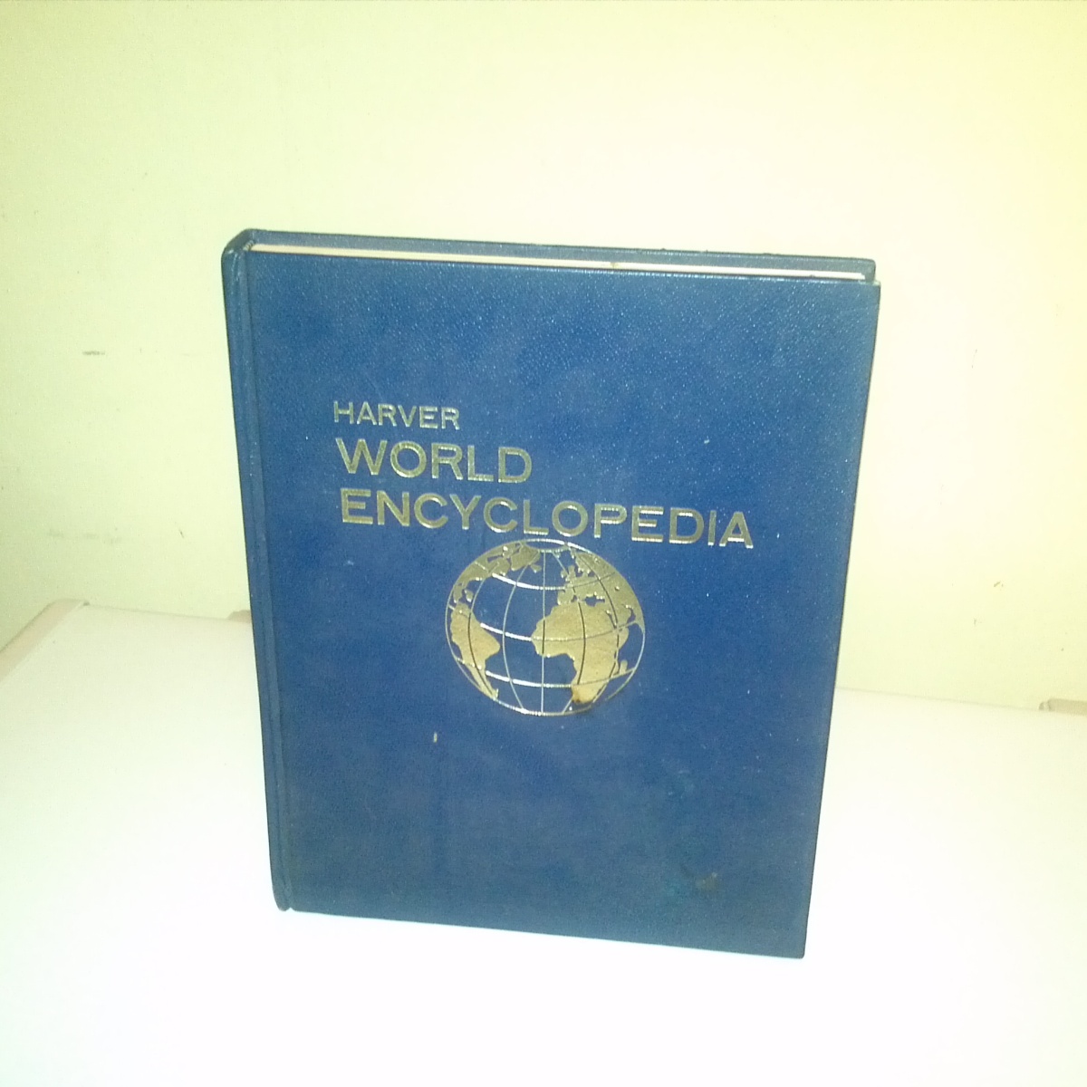 Uses for Old Encyclopedias | ThriftyFun