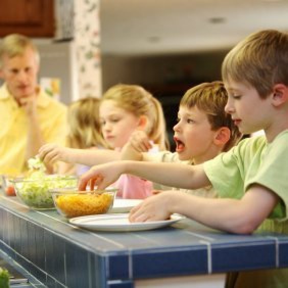 Quick Meal Ideas for Busy Families | ThriftyFun
