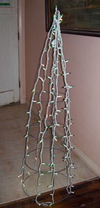 Cute Tomato Cage Christmas Trees | My Frugal Christmas