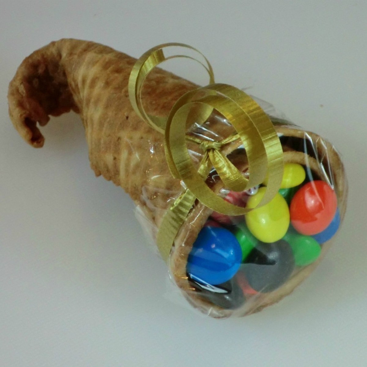 Making a Sugar Cone Cornucopia | ThriftyFun