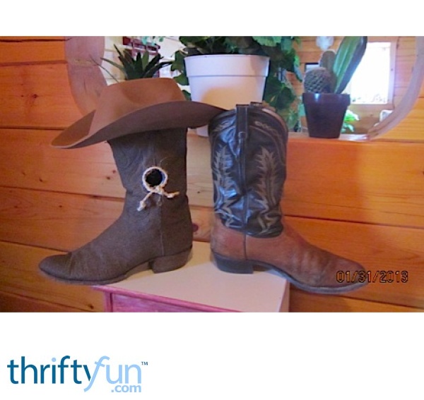 Boot Birdhouse | ThriftyFun
