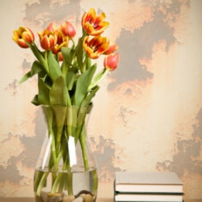 Cleaning Stains From Glass Vases | ThriftyFun