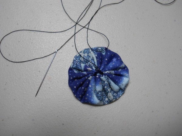 Making Fabric Yo Yos | ThriftyFun