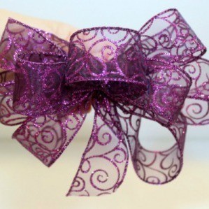Wire-Edged Ribbon Bow | ThriftyFun