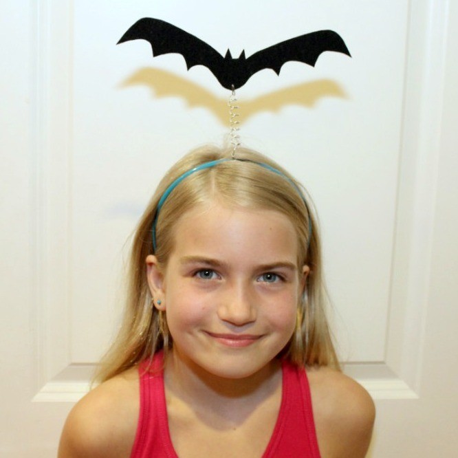 Making a Wiggly Bat Headband | My Frugal Halloween