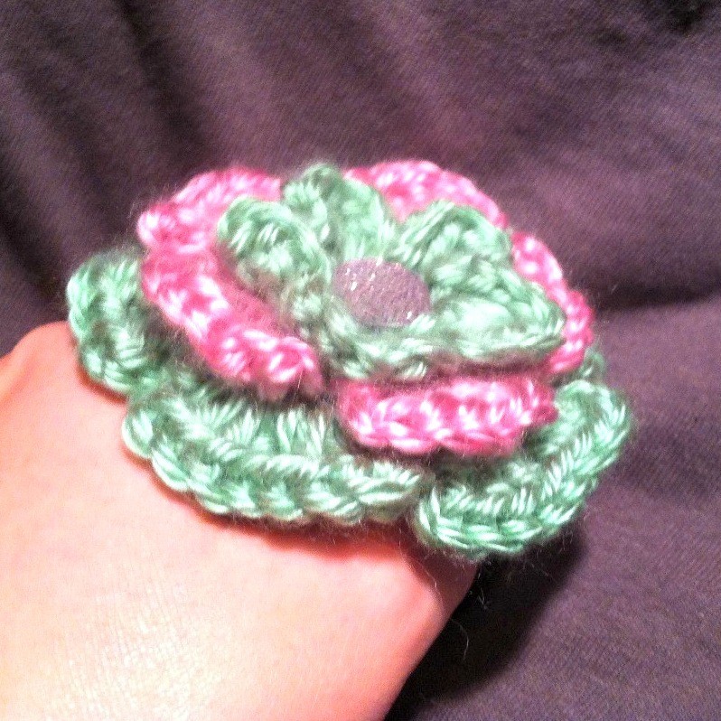 Sweet Pea Crochet Flower | ThriftyFun