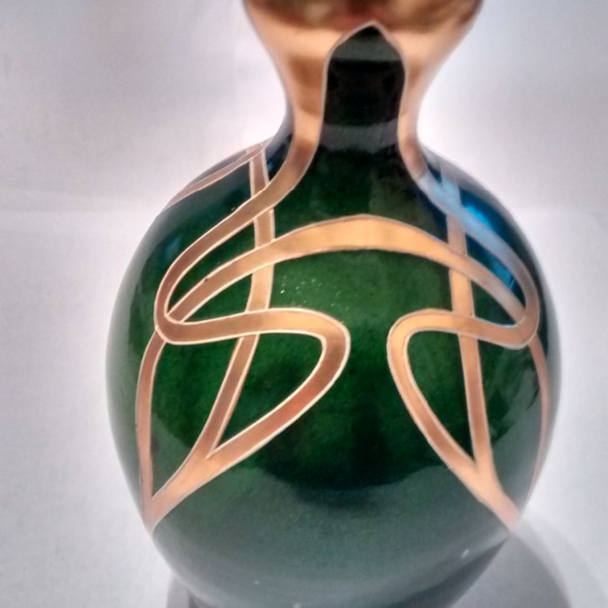 Information And Value Of Green Glass Vase ThriftyFun information-and-value-of-green-glass-vase-thriftyfun