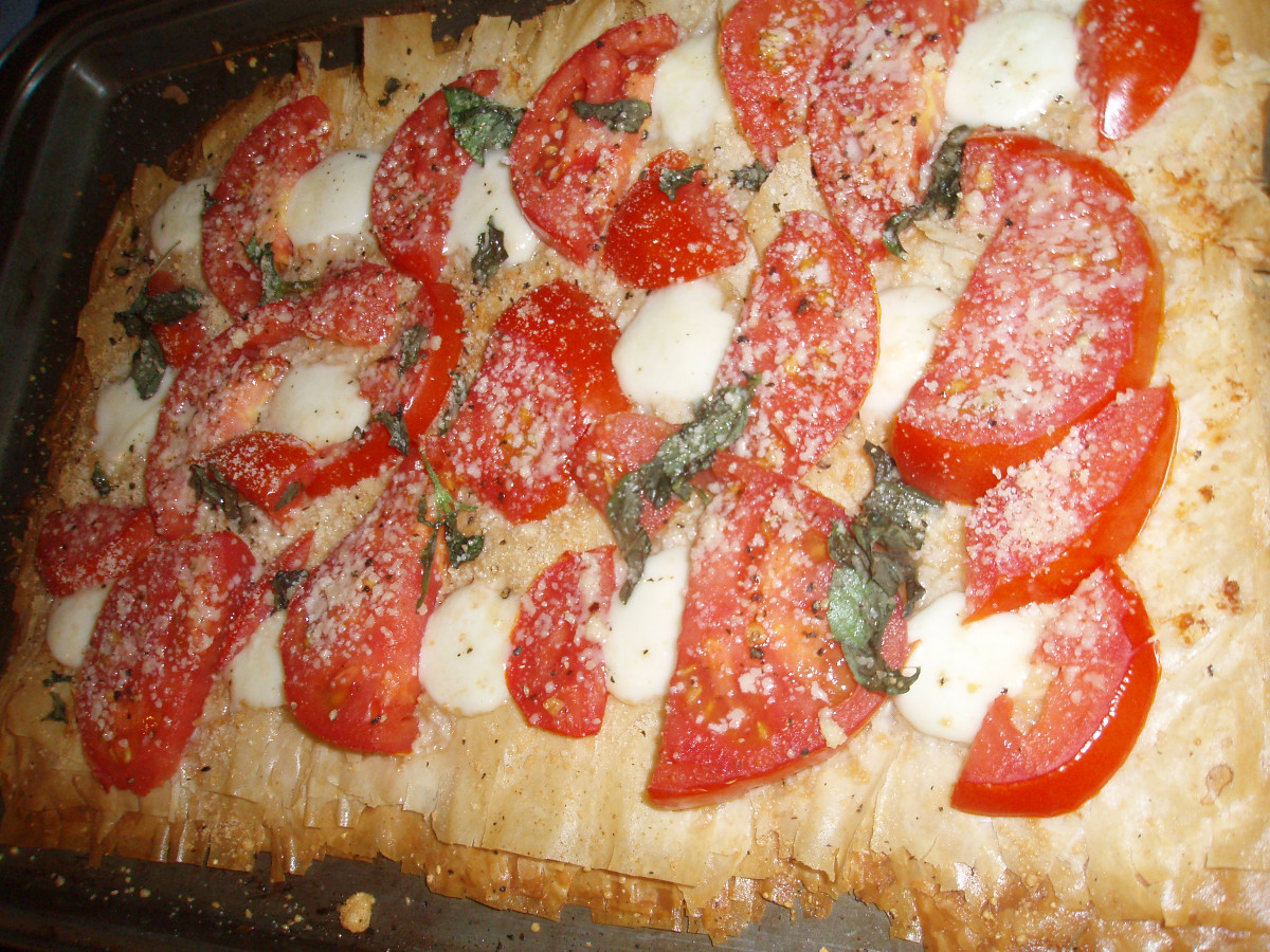 Flaky Phyllo Pizza | ThriftyFun