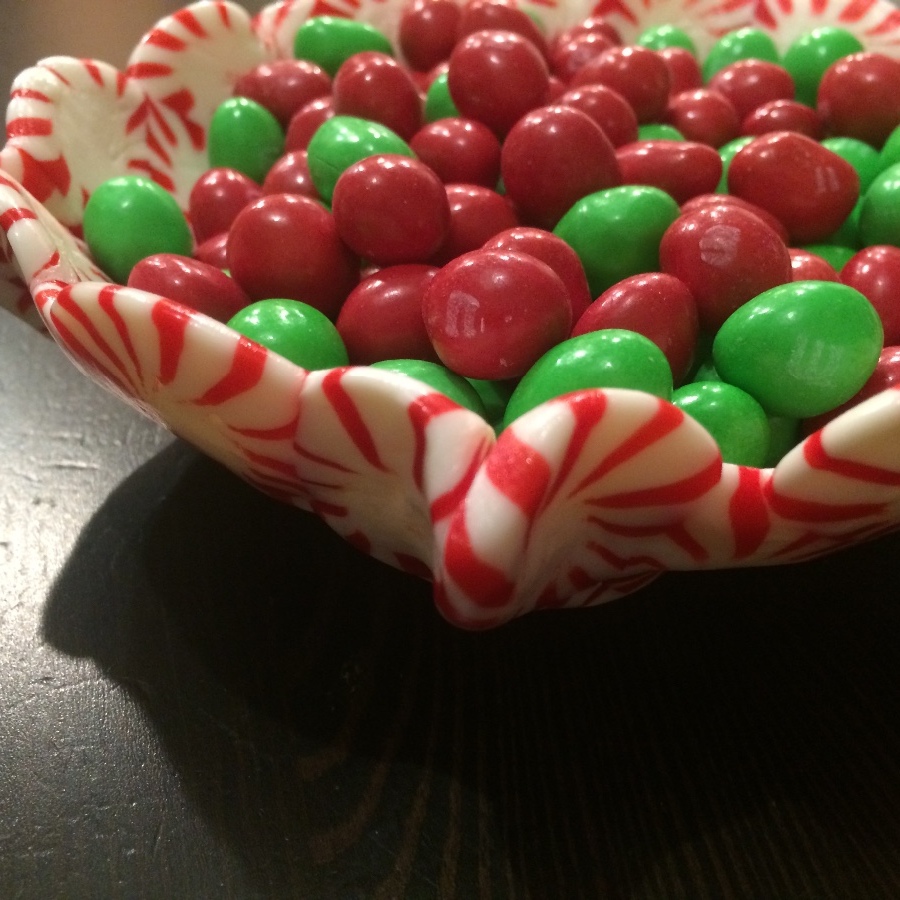 Making a Peppermint Candy Bowl | My Frugal Christmas