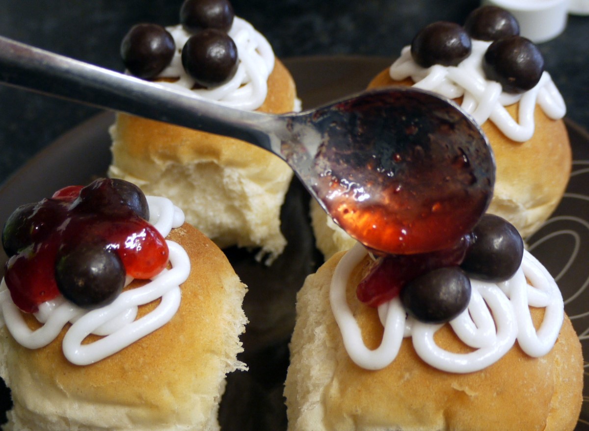 Making "Meatball" Iced Buns | ThriftyFun