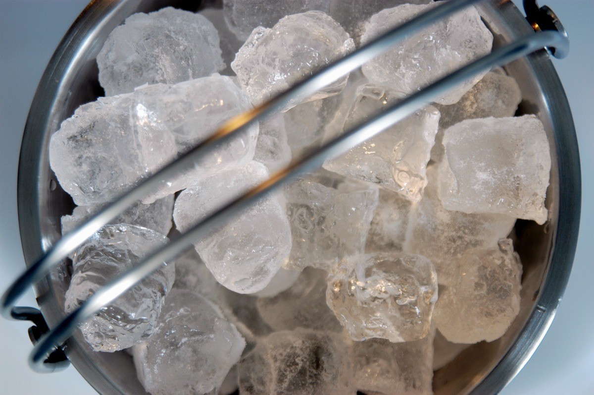 Serving Ice at Parties | ThriftyFun