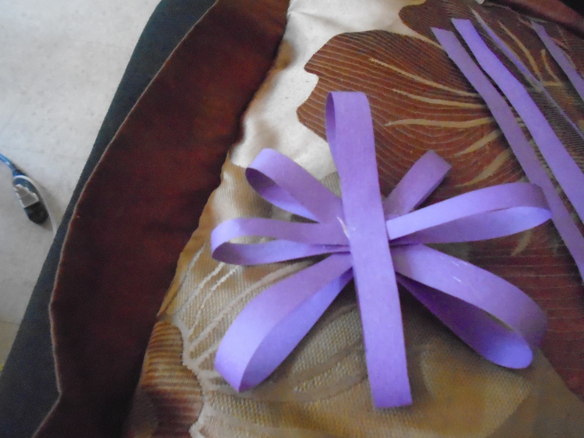 Making Pretty Paper Bows | ThriftyFun