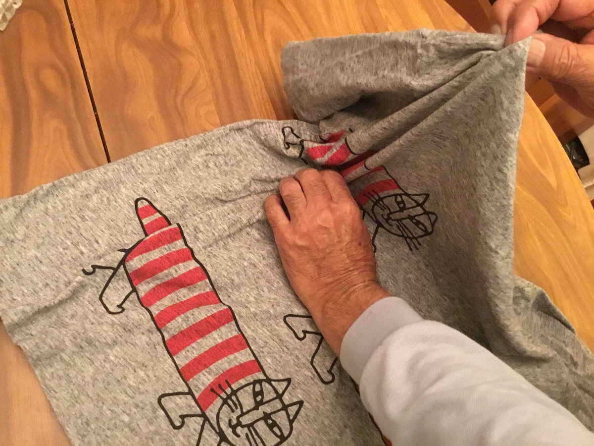 Fast Folding T Shirt Technique ThriftyFun
