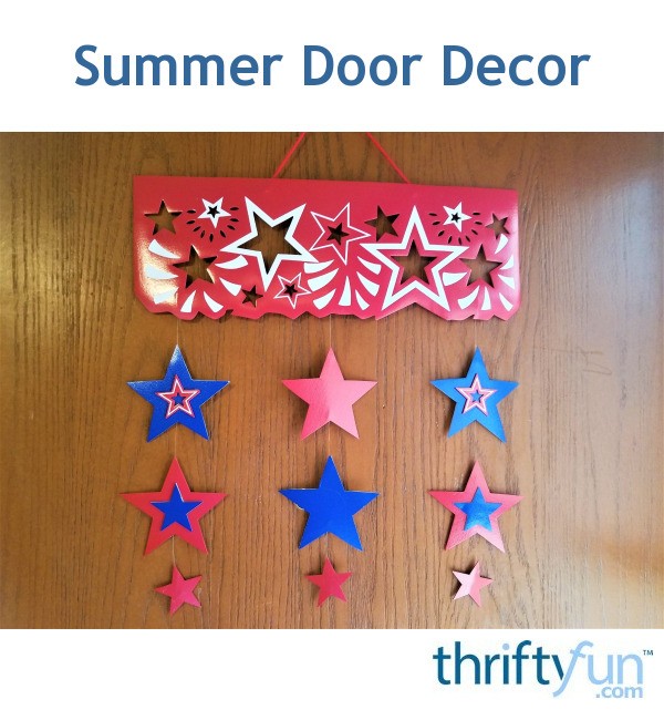 Summer Door Decor | ThriftyFun