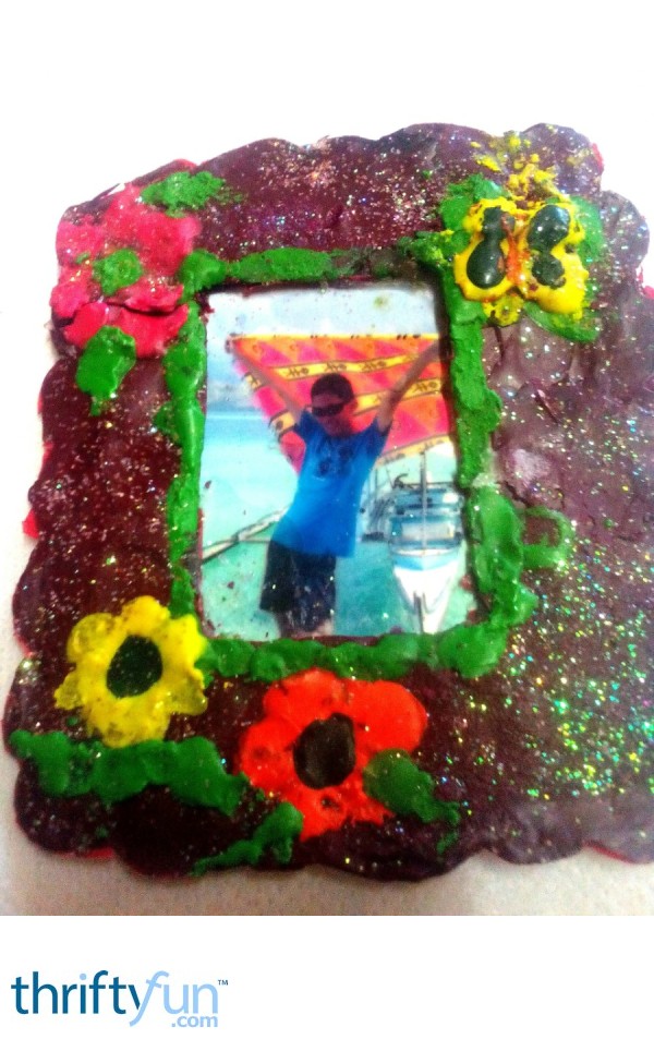 How to Make a Melted Crayon Frame | ThriftyFun