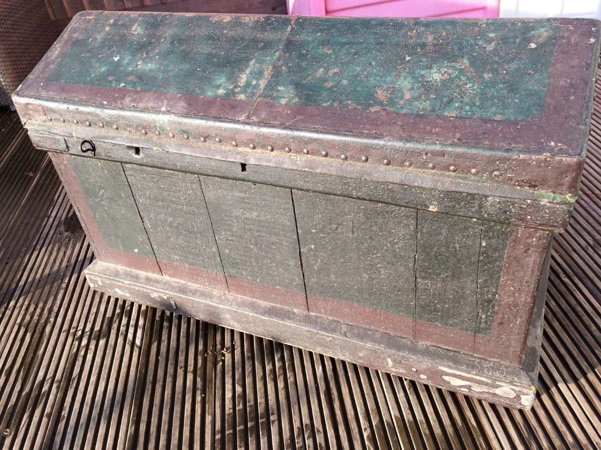 Determining the Value of an Antique Steamer Trunk? | ThriftyFun