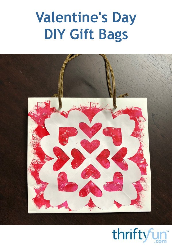 Valentine's Day DIY Gift Bags | ThriftyFun