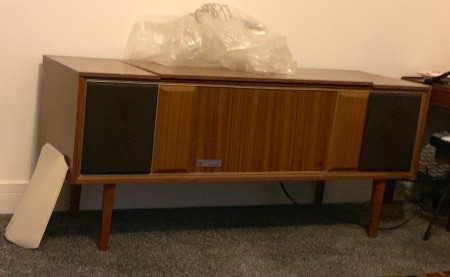 Value of a Vintage Console Stereo System | ThriftyFun