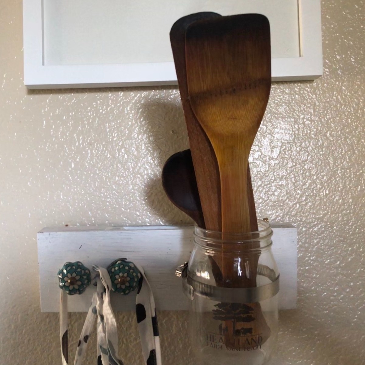 DIY Apron and Utensils Holder | ThriftyFun