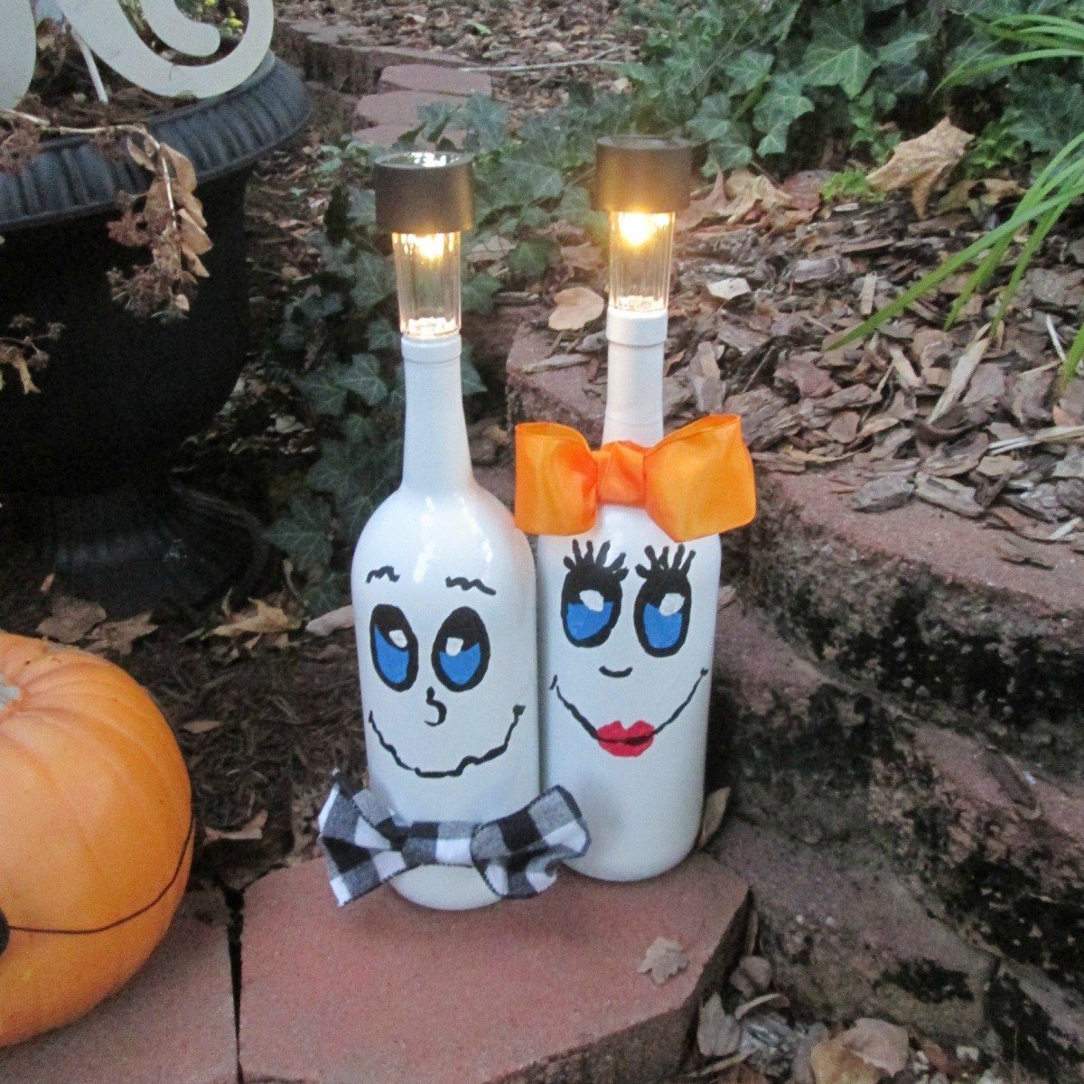 Mr & Mrs. Boo Outdoor Lighting Decor | My Frugal Halloween