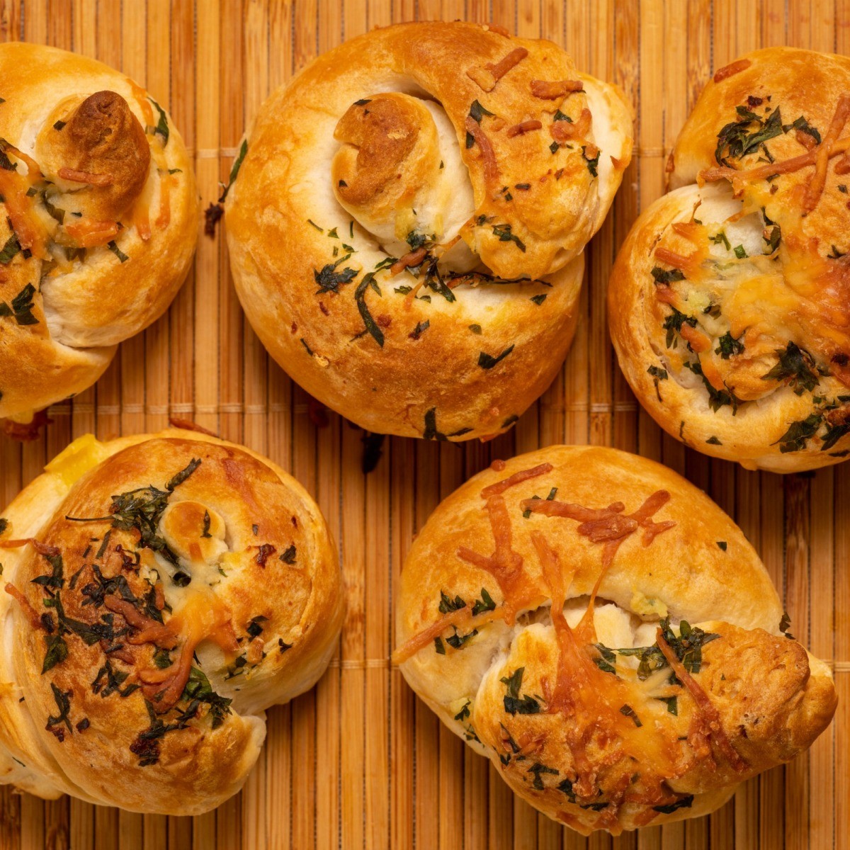 Making Garlic Rolls | ThriftyFun