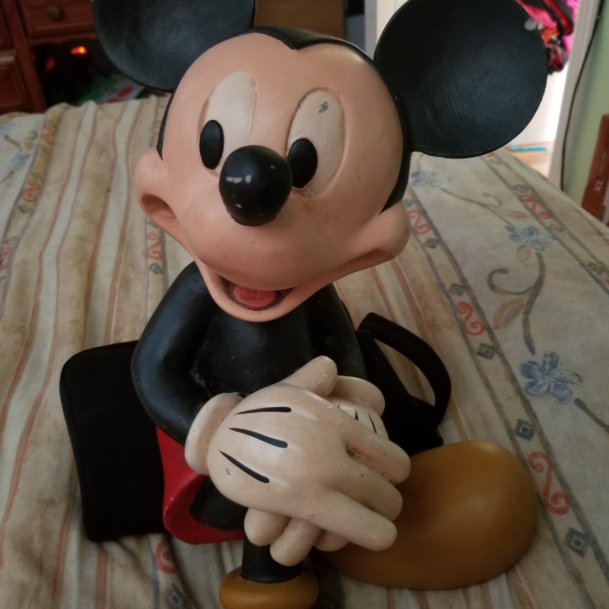 Value of a Sitting Mickey Mouse Figurine? | ThriftyFun
