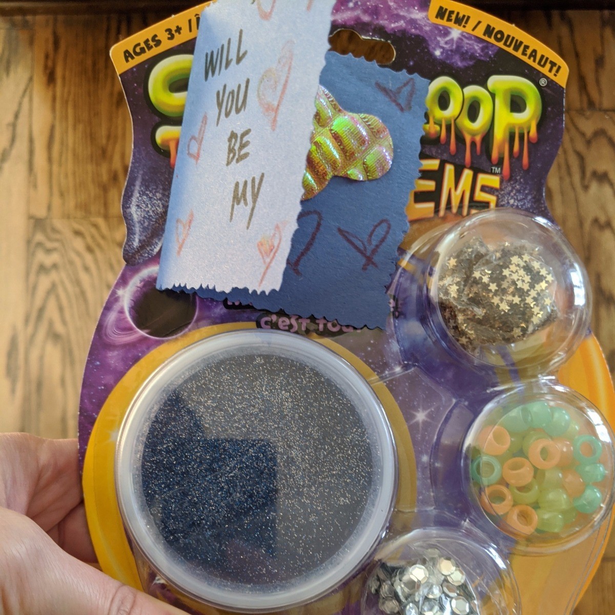 Making Happy Valen-Slime Cards | ThriftyFun