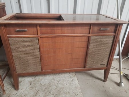 Value of a Vintage Zenith Console Stereo System? | ThriftyFun