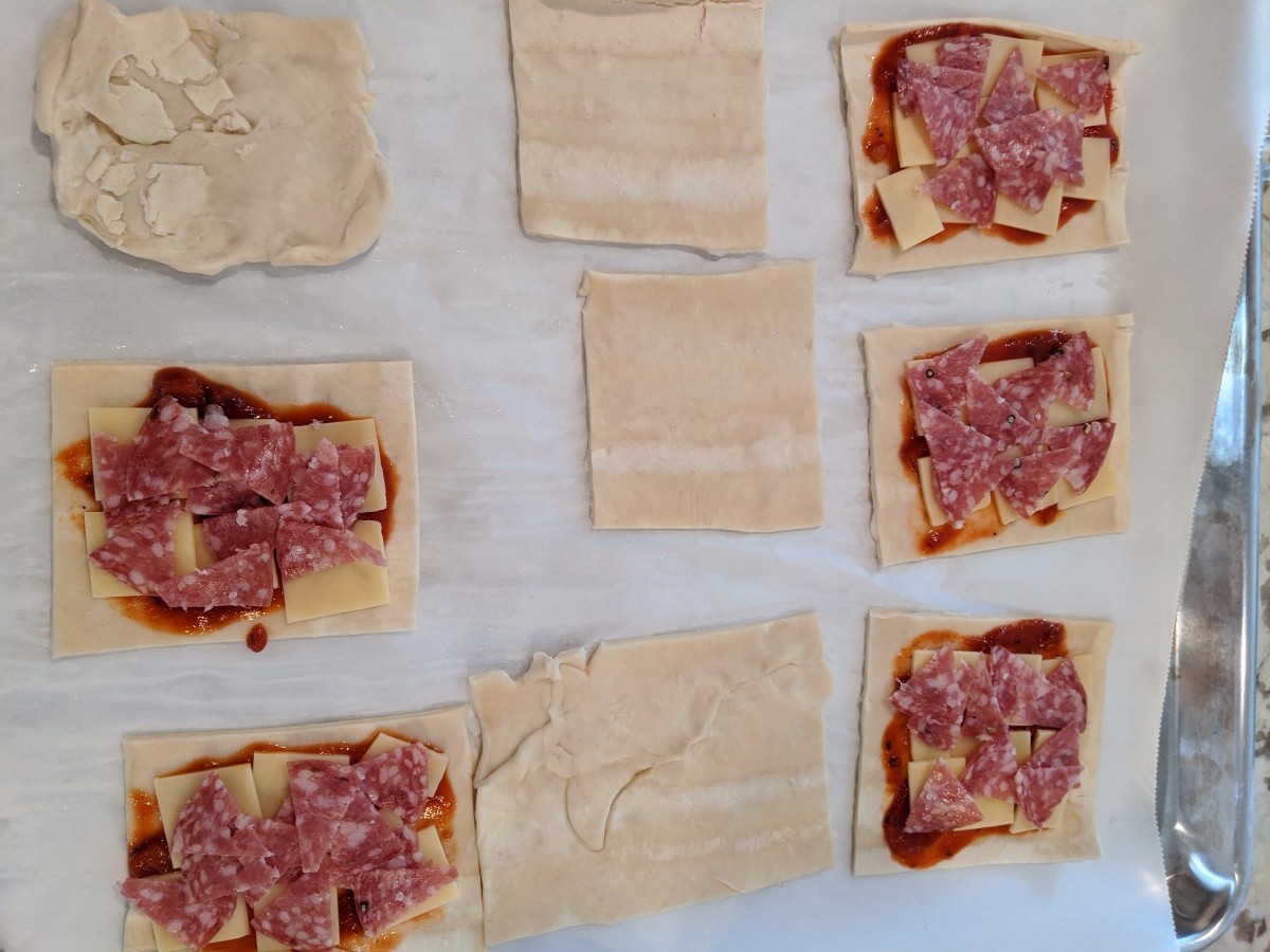 Mini Pizza Calzone | ThriftyFun