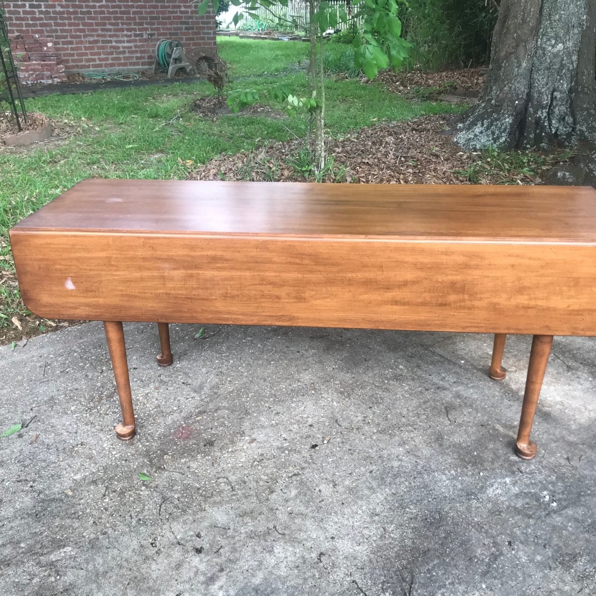 Value of a Conant Ball Dining Table? | ThriftyFun