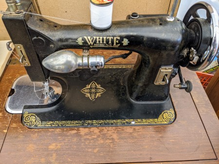 Finding the Value of a Vintage White Sewing Machine? | ThriftyFun