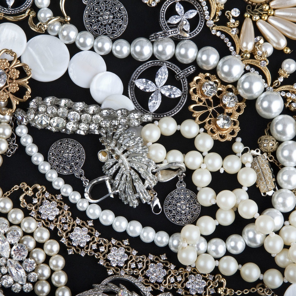 Determining the Value of Jewelry | ThriftyFun