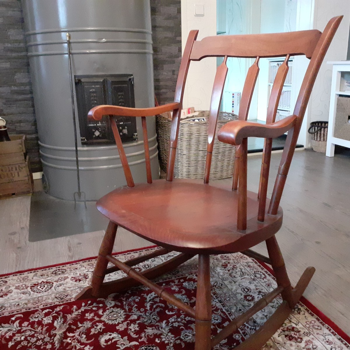 Value of a Conant Ball Co. Rocking Chair? | ThriftyFun