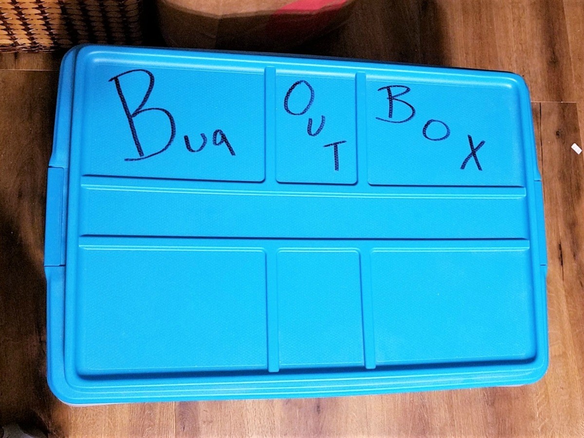 Making an Emergency Bug Out Box | ThriftyFun