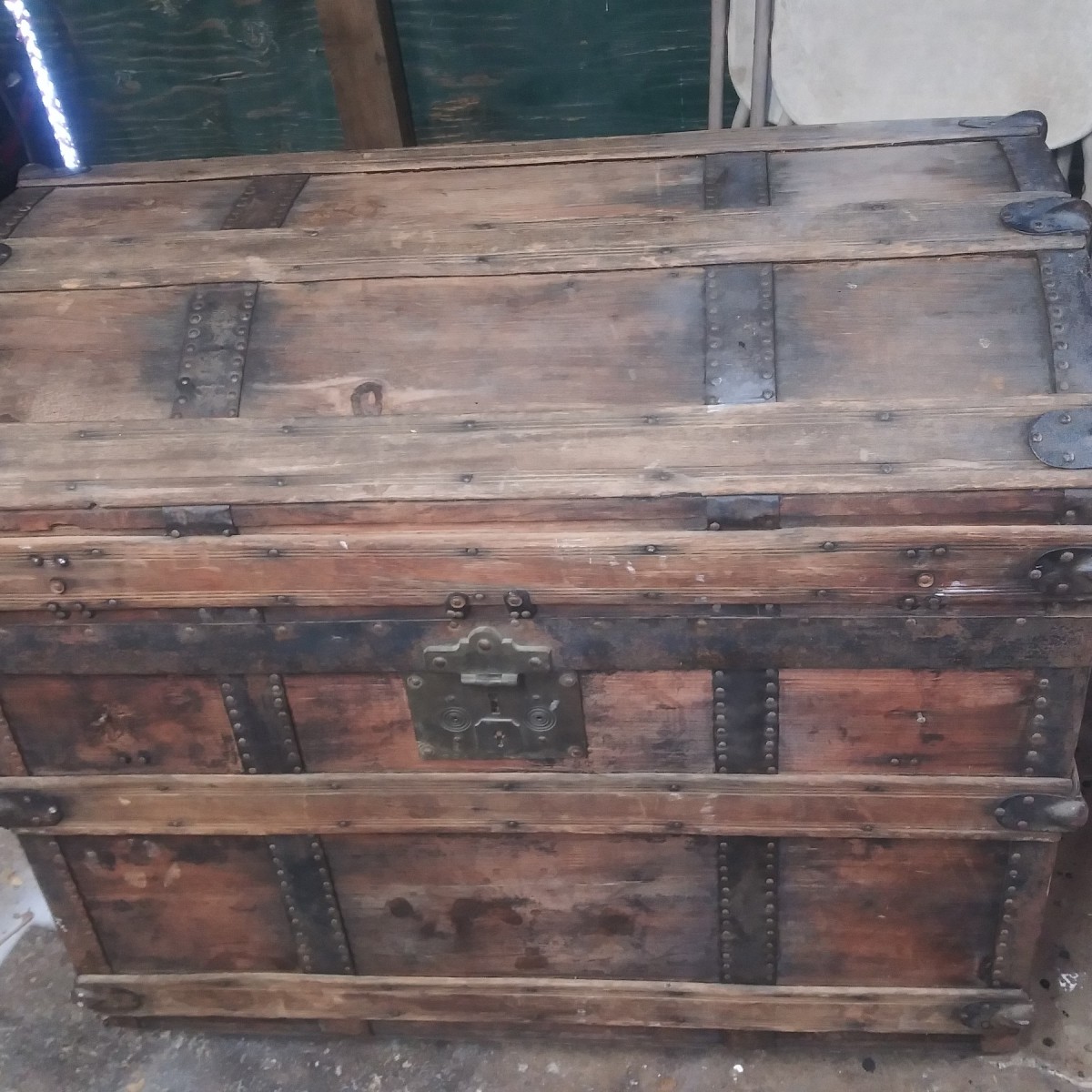 Age and Value of Chest? | ThriftyFun