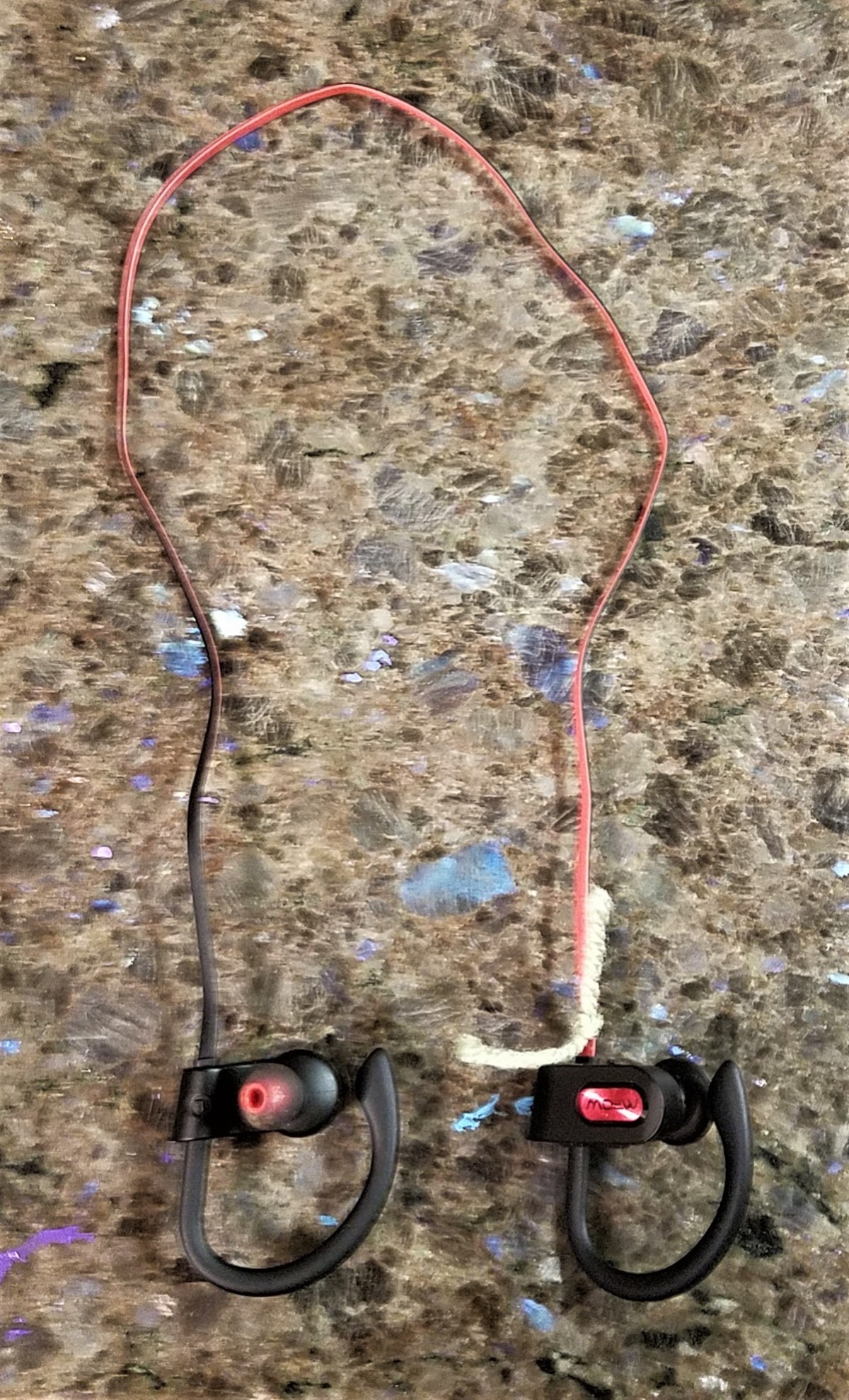 Identifying Which Earbud Goes Where | ThriftyFun