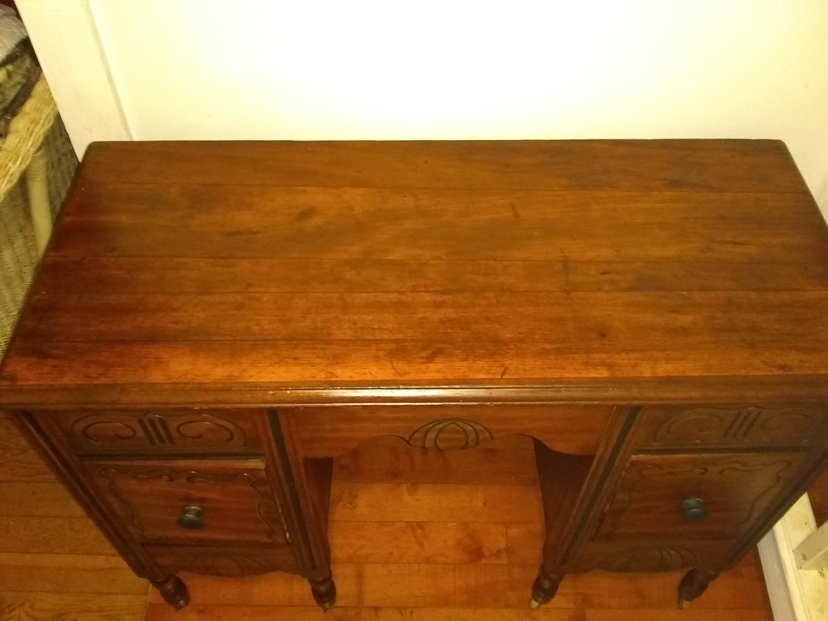 Information About Old Desk? | ThriftyFun