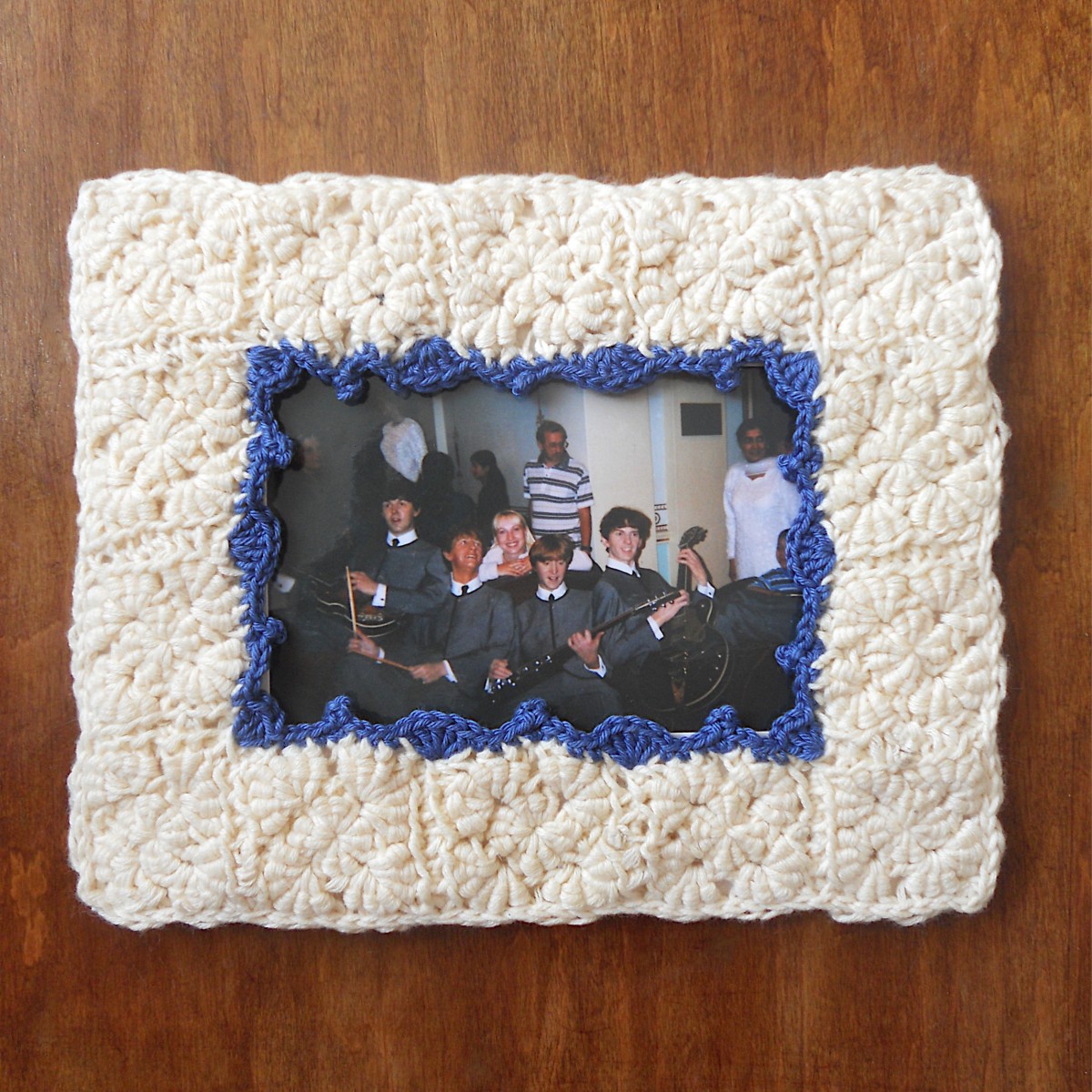 Portable Crochet Photo Frame | ThriftyFun