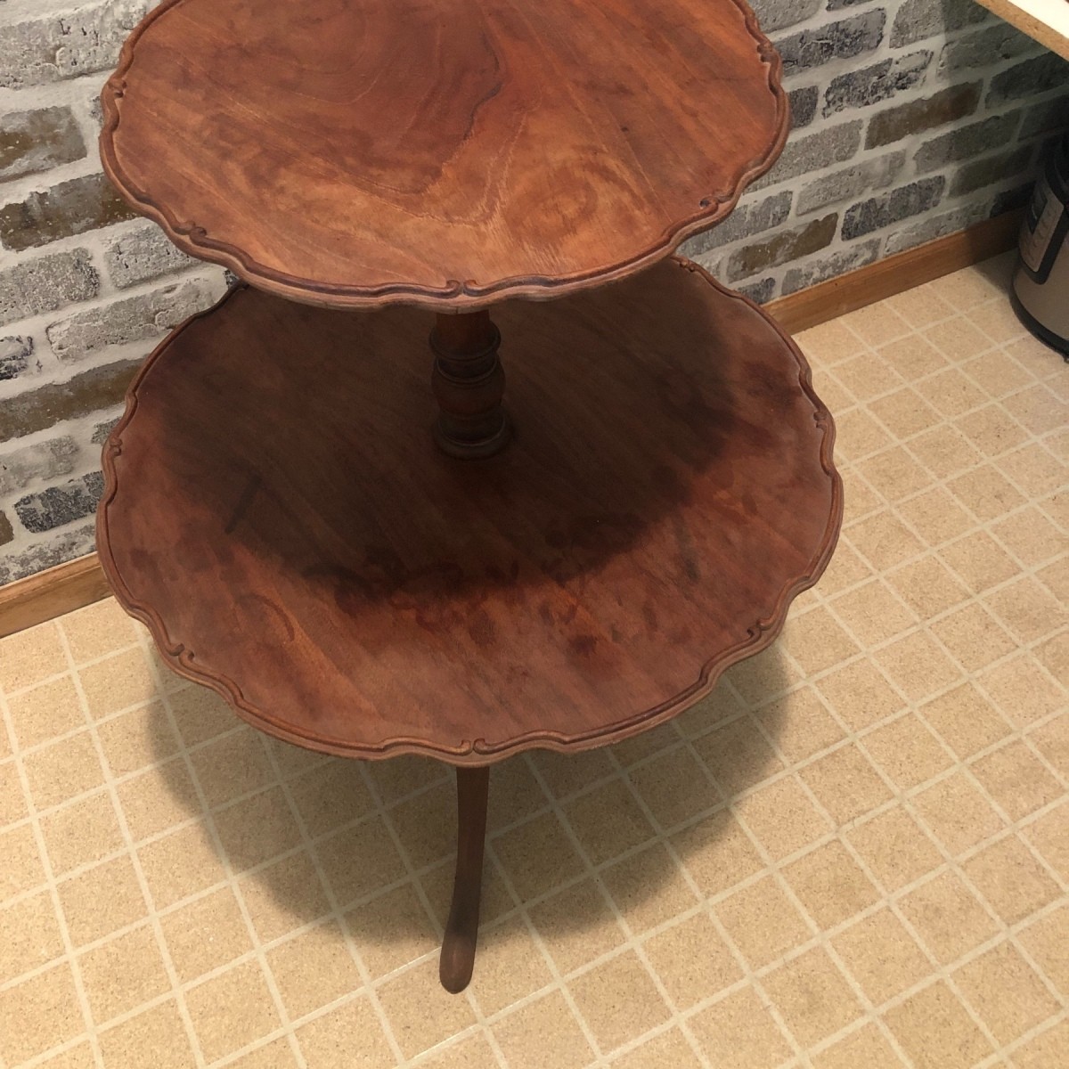 Value of Brandt Pie Crust 2 Tier Table? | ThriftyFun