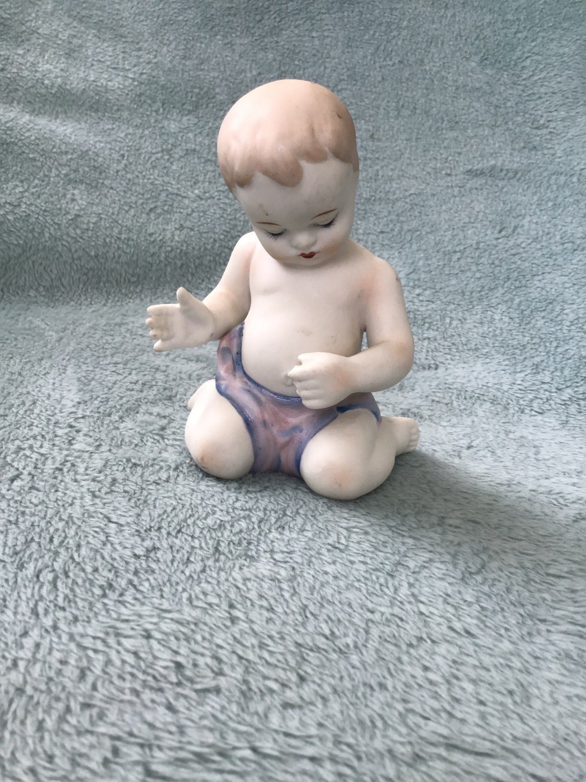 Baby Figurine with 939 Stamp? | ThriftyFun