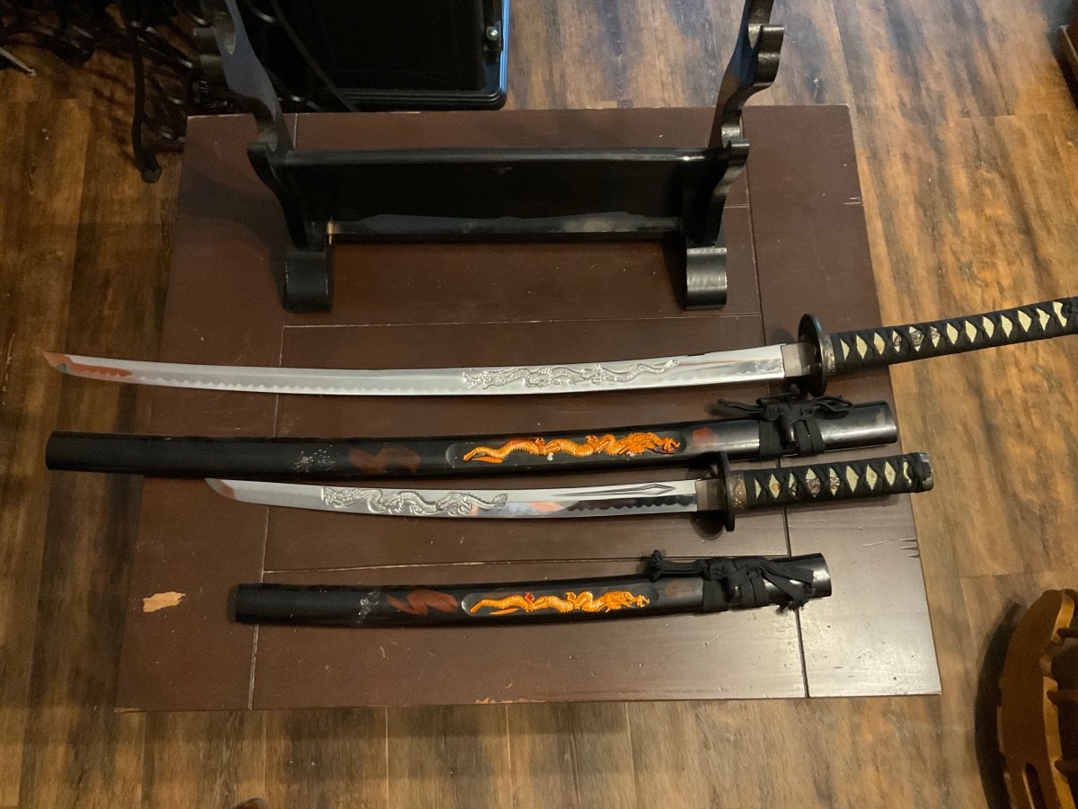 Steel Dragon Samurai Sword Set? | ThriftyFun