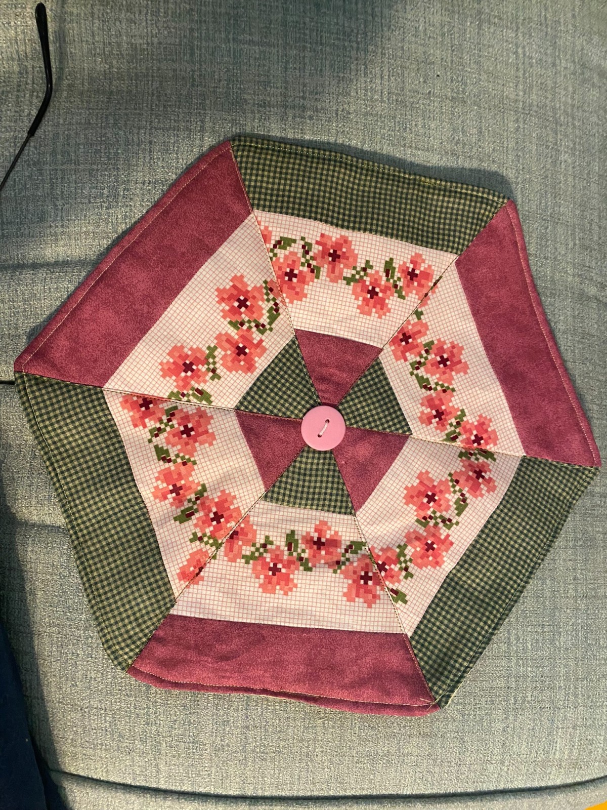 Hexagon Table Topper Using a Triangular Ruler | ThriftyFun