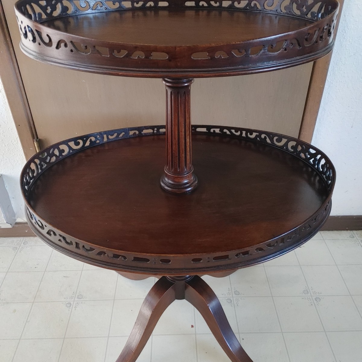 Information About Imperial Table? | ThriftyFun
