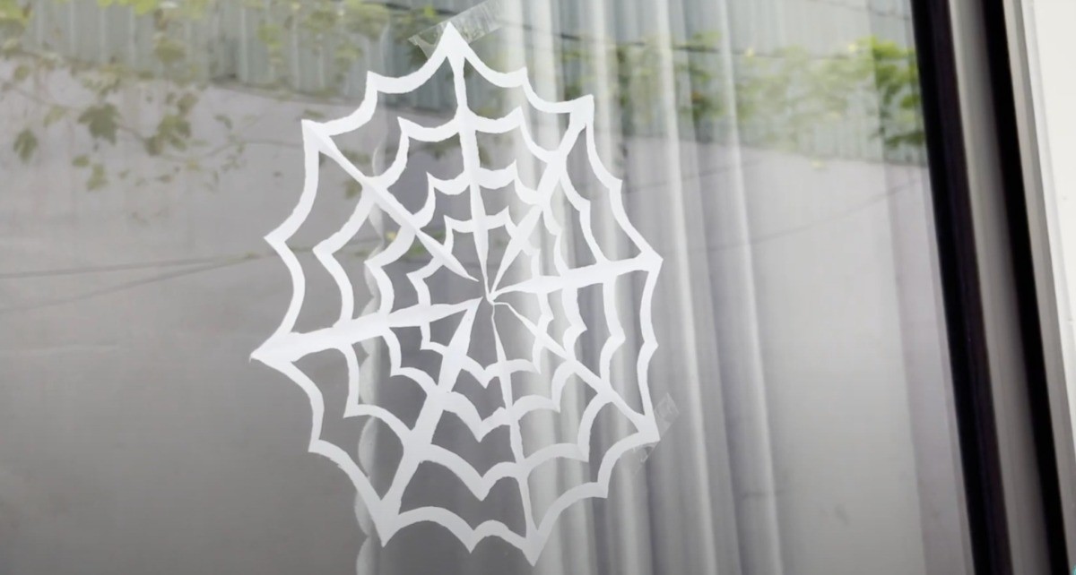 Paper Spider Web Halloween Craft | My Frugal Halloween
