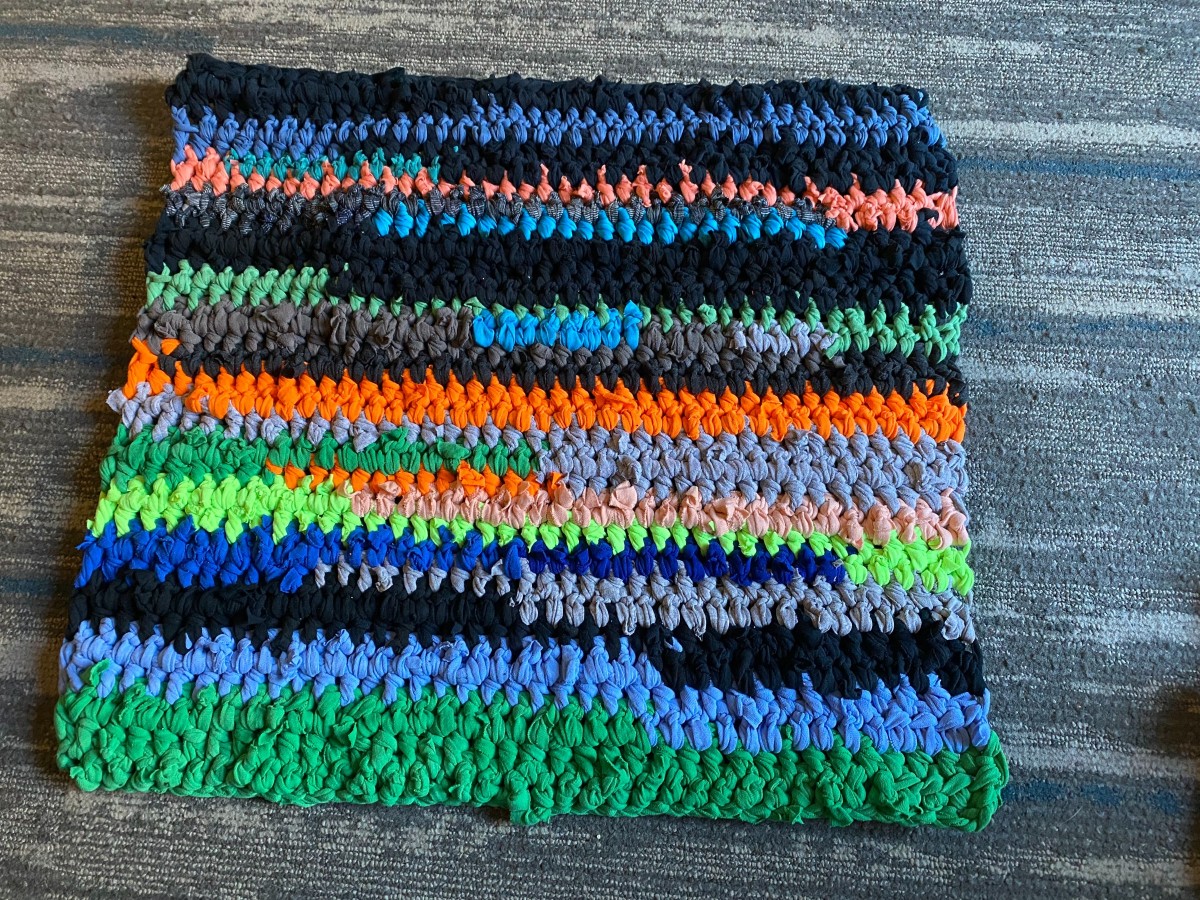 Crochet T-shirt Rug | ThriftyFun